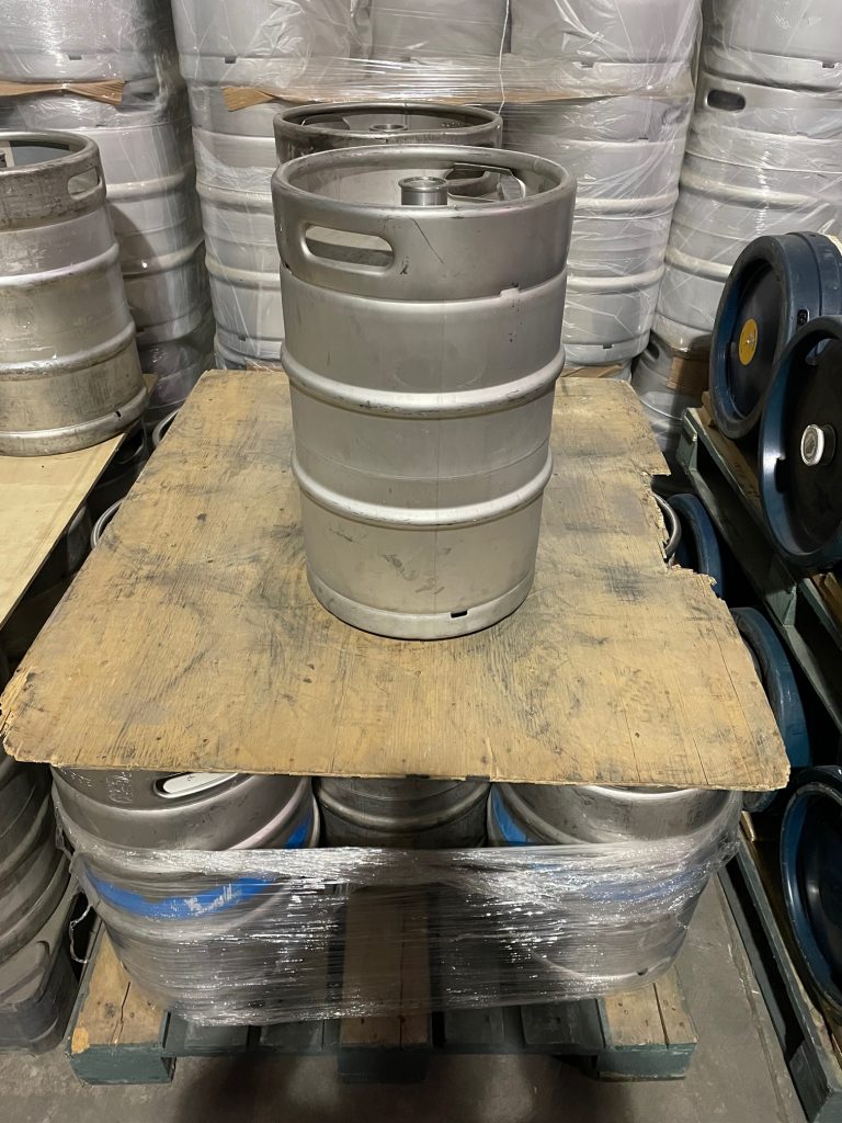 USED 50L (TALL STYLE) MIX OF THREADED AND DROP IN - Lawson Kegs